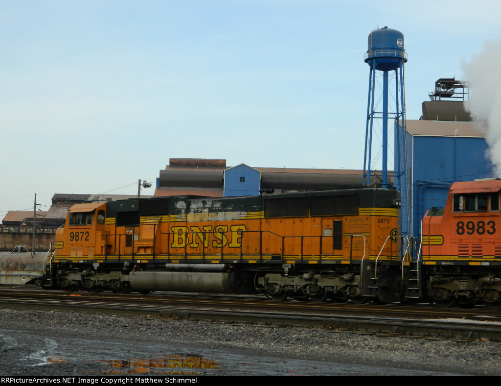 BNSF 9872